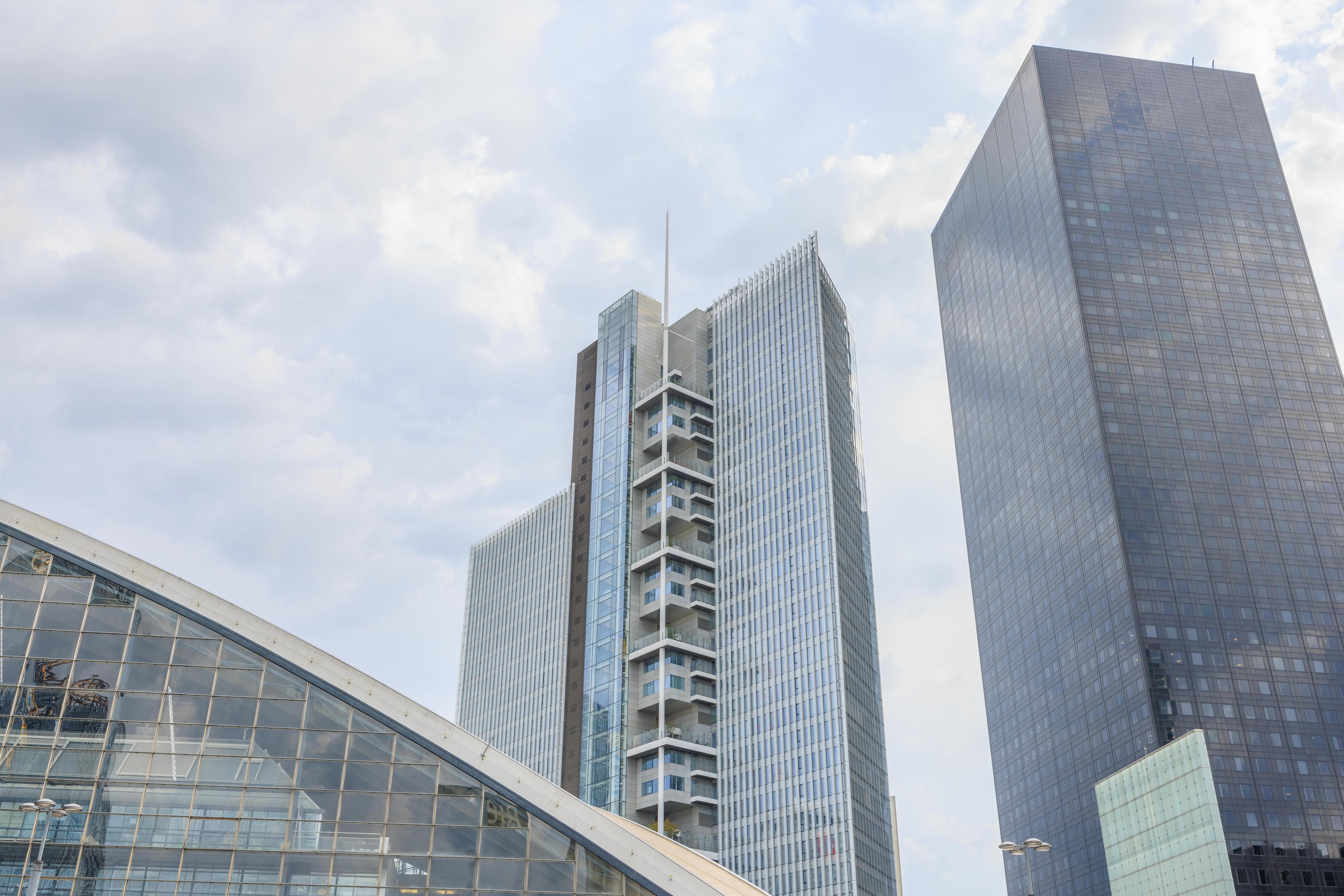 Montmartre and the Arc de Triomphe – Roving Sun